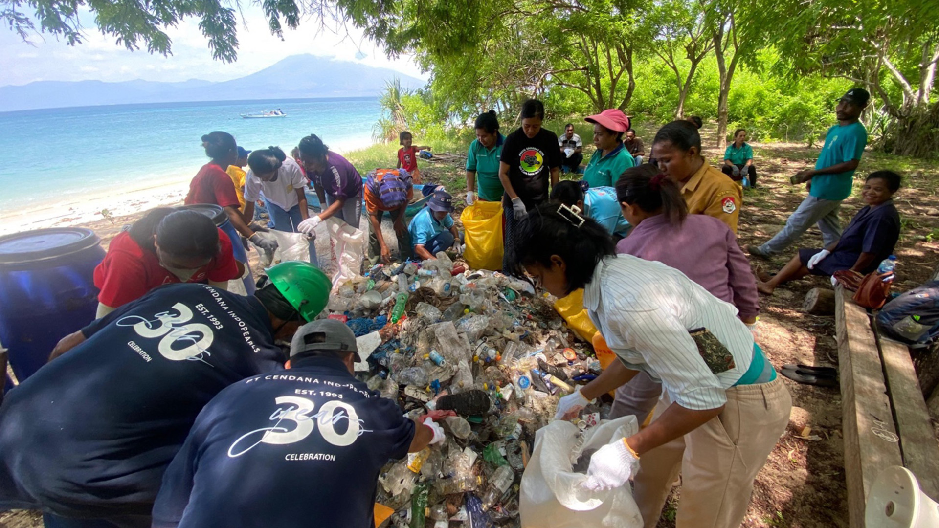 Together Save The Beach in Lembata | Samdhana.org